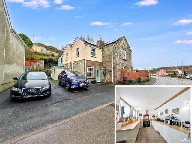 5 Bedroom Detached House