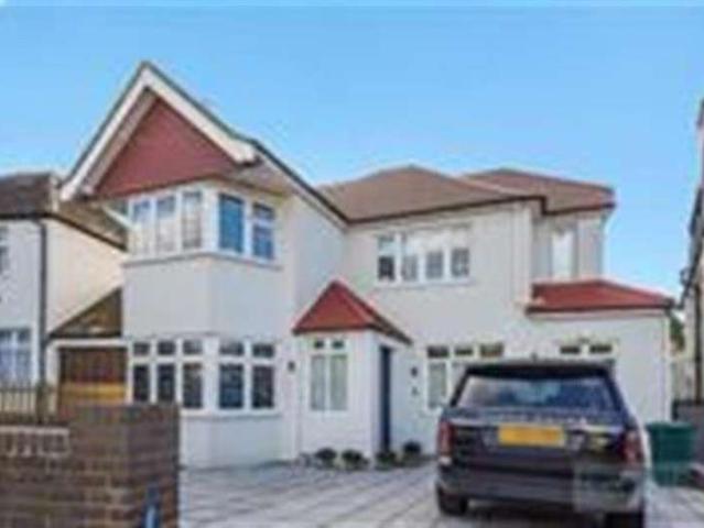 5 Bedroom Detached House