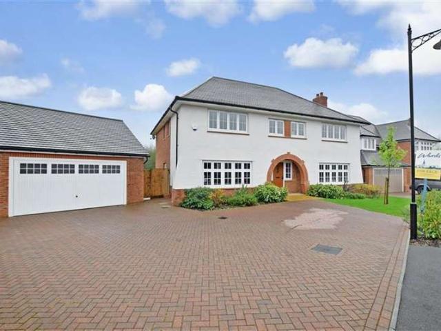 5 Bedroom Detached House