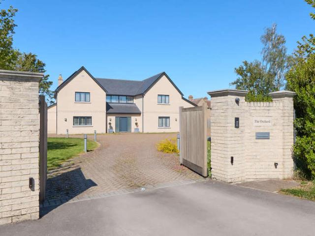 5 Bedroom Detached House