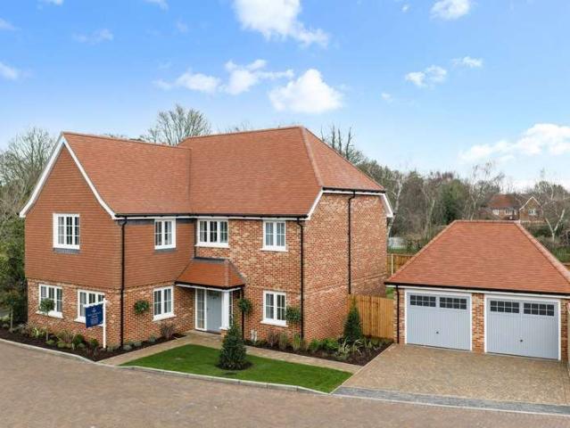 5 Bedroom Detached House