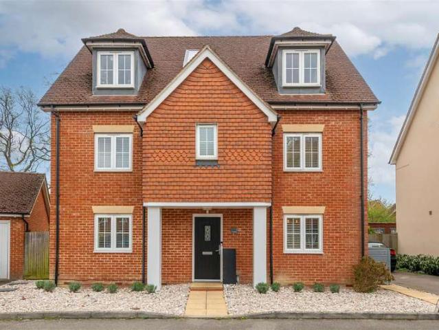5 Bedroom Detached House