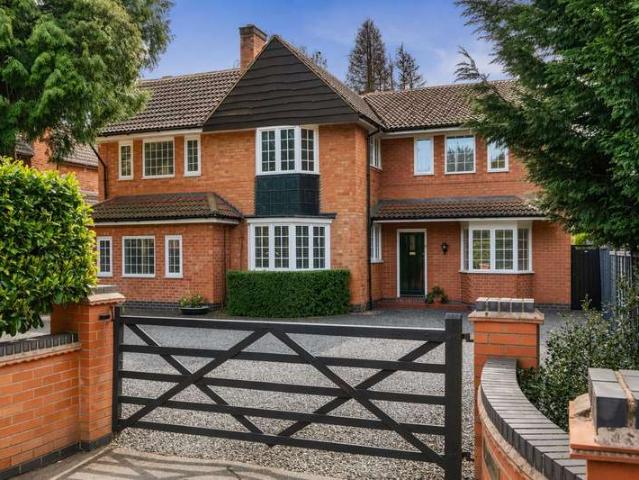 5 Bedroom Detached House