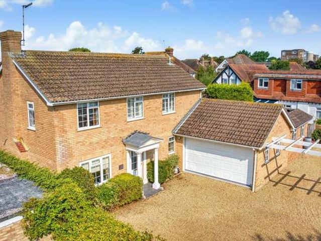 5 Bedroom Detached House