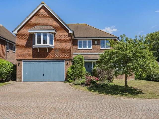 5 Bedroom Detached House