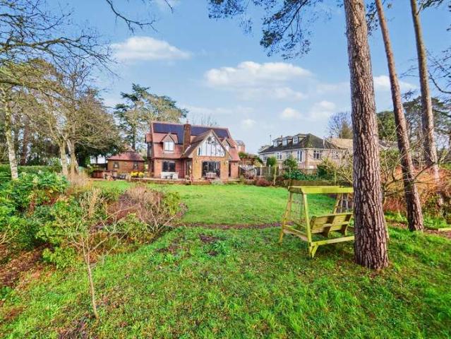 5 Bedroom Detached House