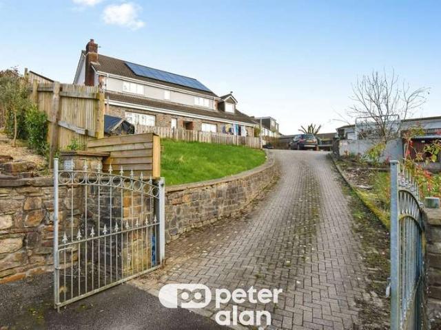 5 Bedroom Detached House