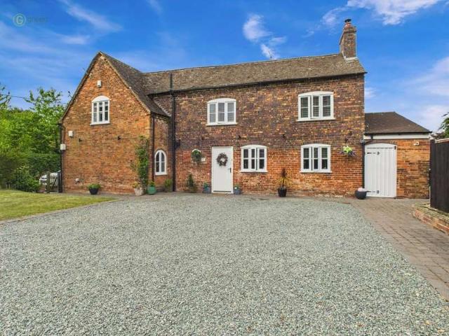 5 Bedroom Detached House