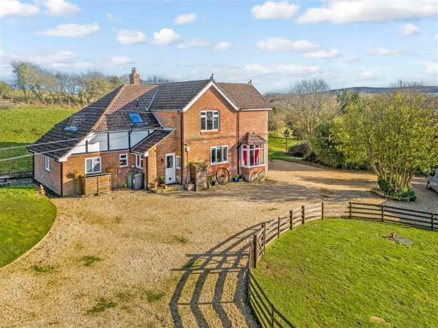 5 Bedroom Detached House