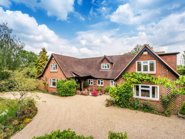 5 Bedroom Detached House