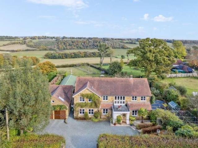 5 Bedroom Detached House