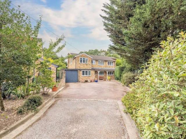 5 Bedroom Detached House