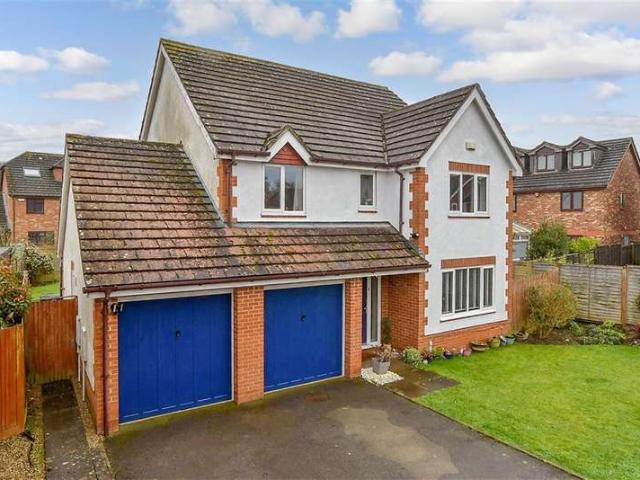 5 Bedroom Detached House