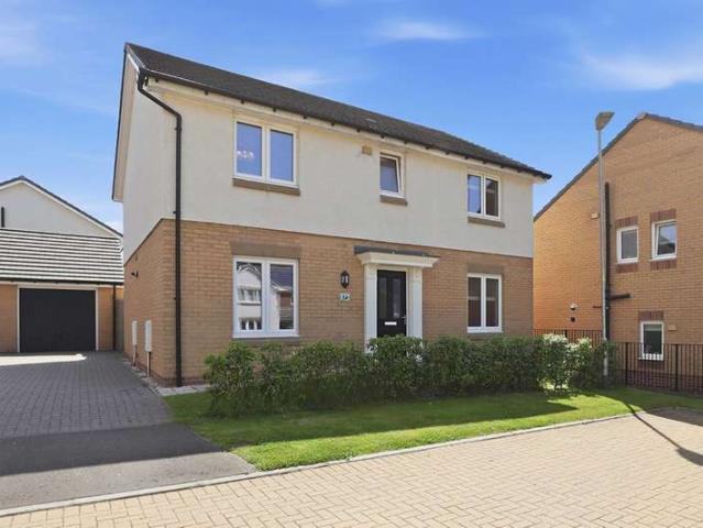 5 Bedroom Detached House