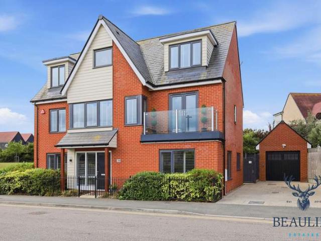 5 Bedroom Detached House