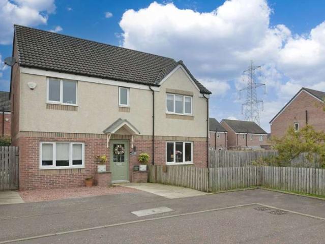 5 Bedroom Detached House