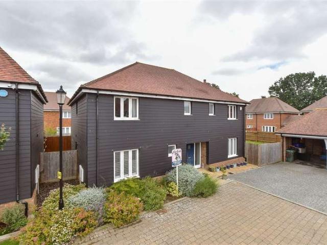 5 Bedroom Detached House