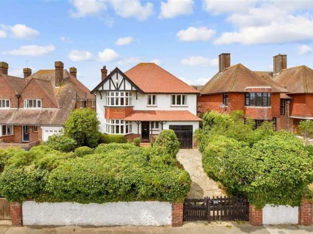 5 Bedroom Detached House