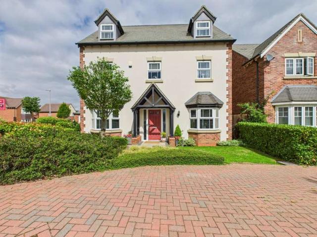 5 Bedroom Detached House