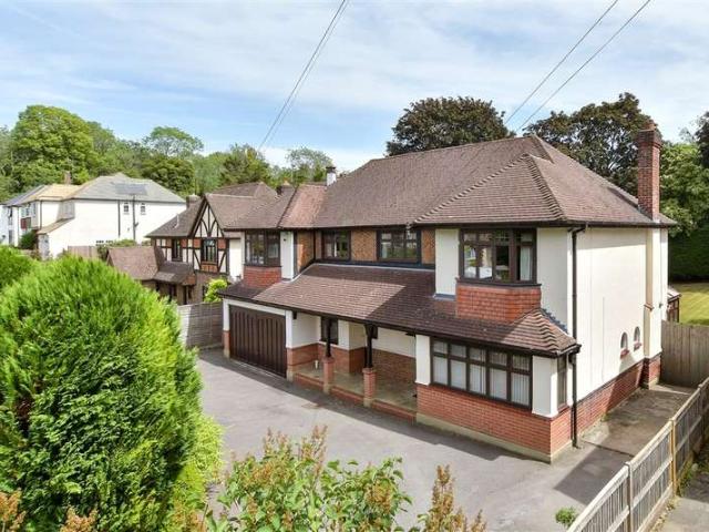 5 Bedroom Detached House