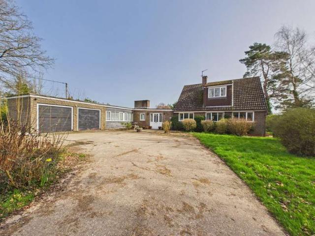 5 Bedroom Detached House