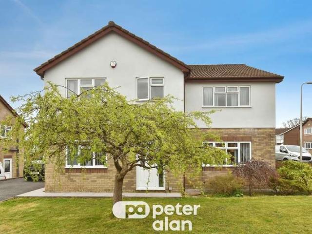 5 Bedroom Detached House
