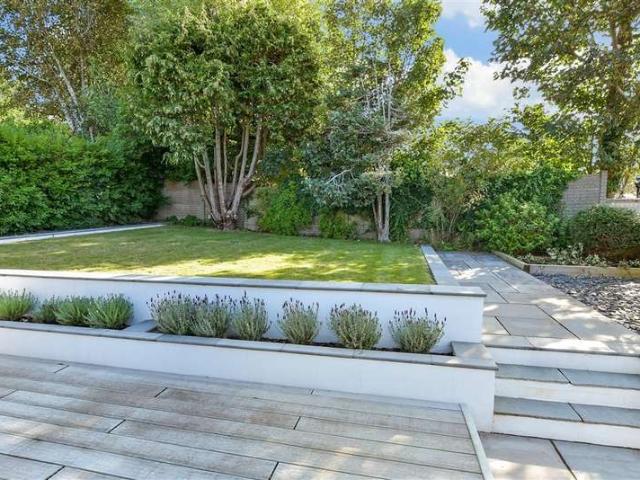 5 Bedroom Detached House
