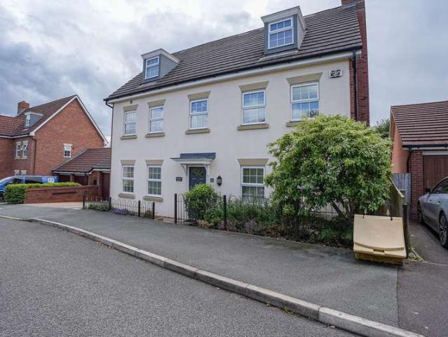 5 Bedroom Detached House