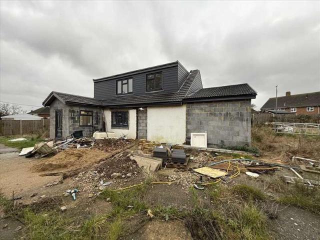5 Bedroom Detached House