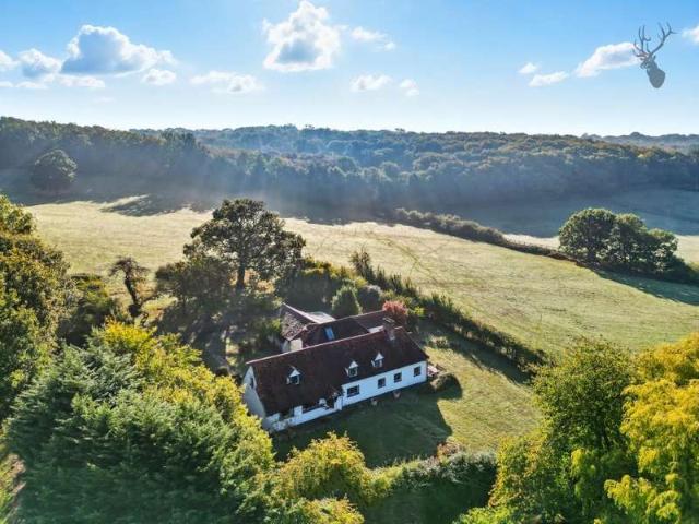 5 Bedroom Detached House