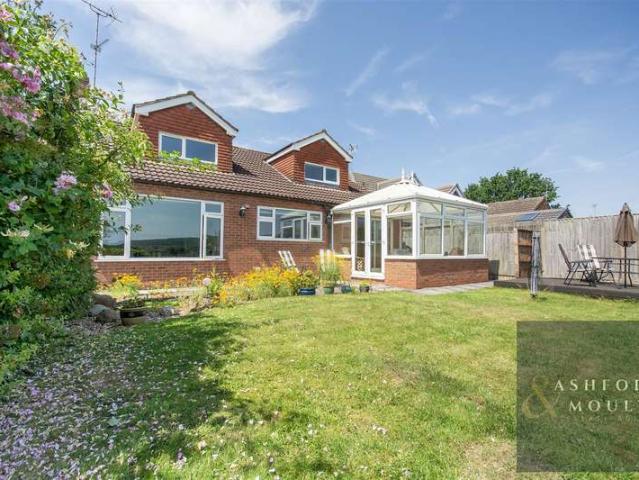 5 Bedroom Detached House