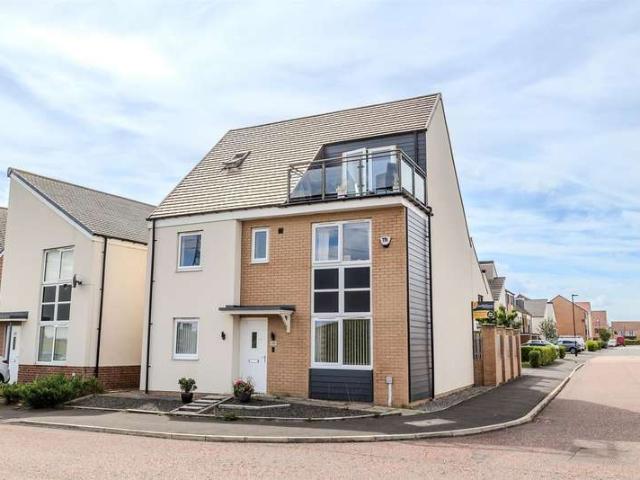 5 Bedroom Detached House