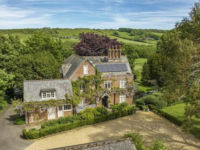 5 Bedroom Detached House