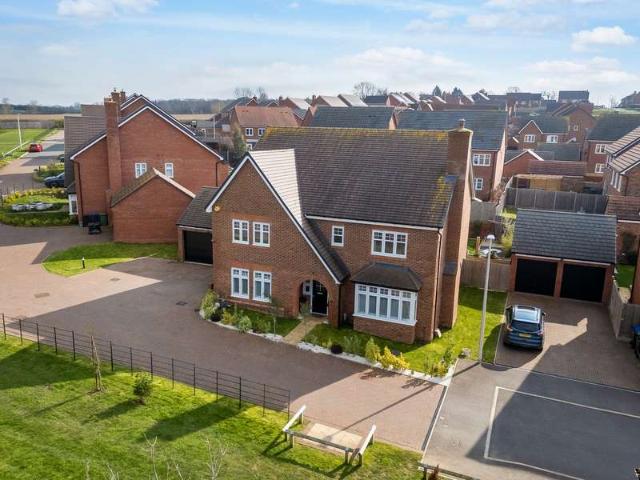 5 Bedroom Detached House