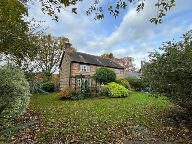 5 Bedroom Detached House