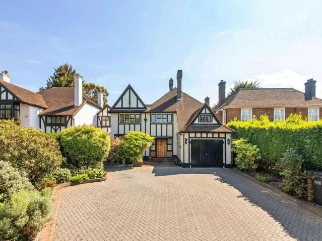 5 Bedroom Detached House