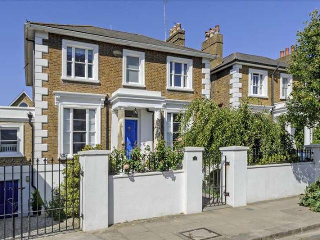 5 Bedroom Detached House