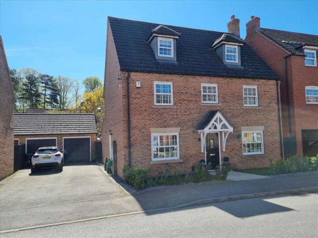 5 Bedroom Detached House