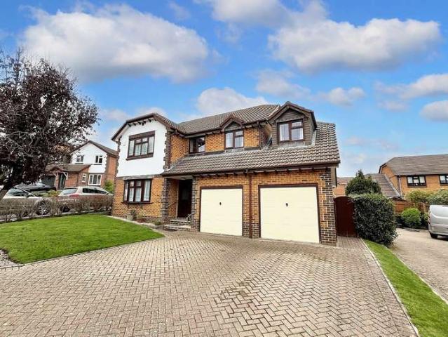 5 Bedroom Detached House