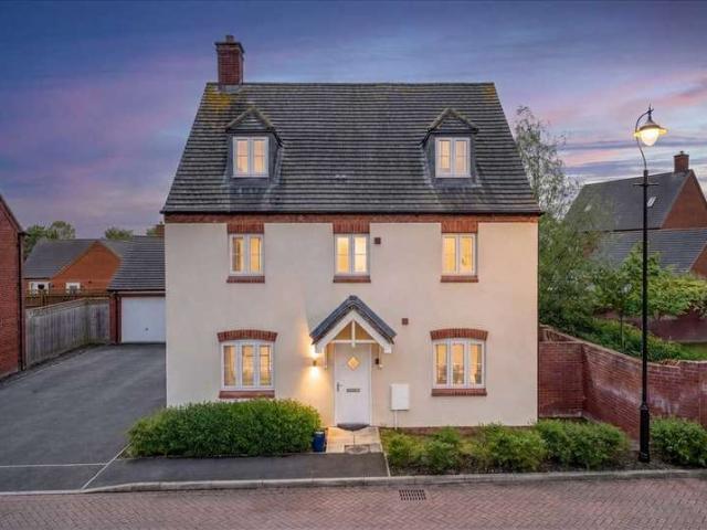 5 Bedroom Detached House