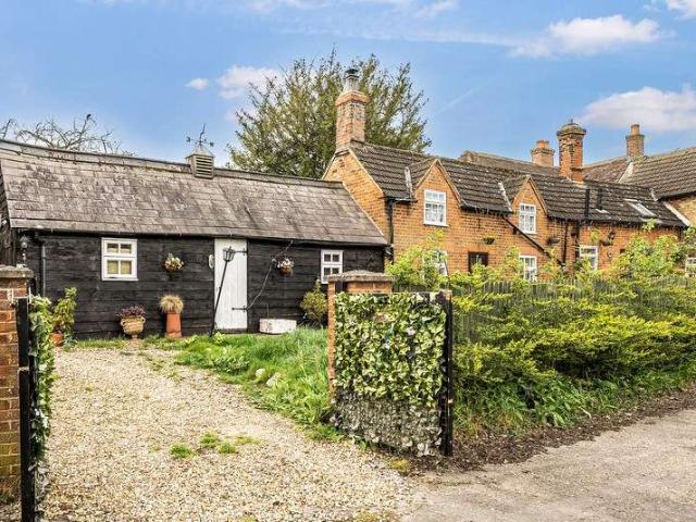 5 Bedroom Detached House