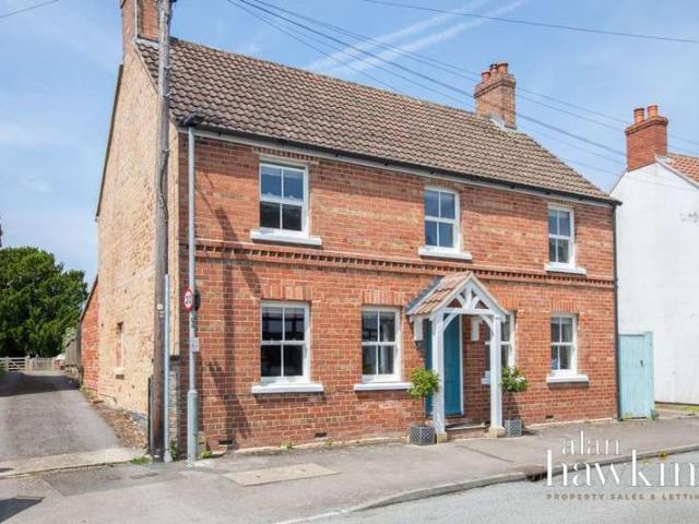 5 Bedroom Detached House