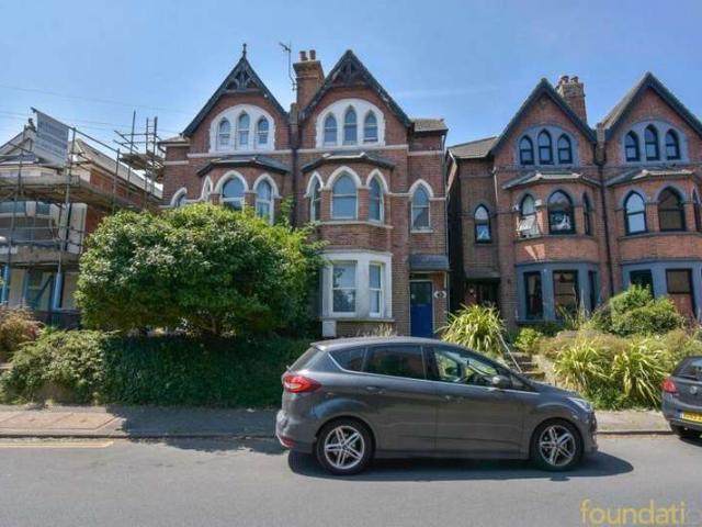 5 Bedroom Detached House
