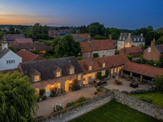 5 Bedroom Detached House