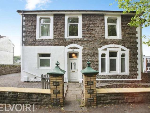 5 Bedroom Detached House