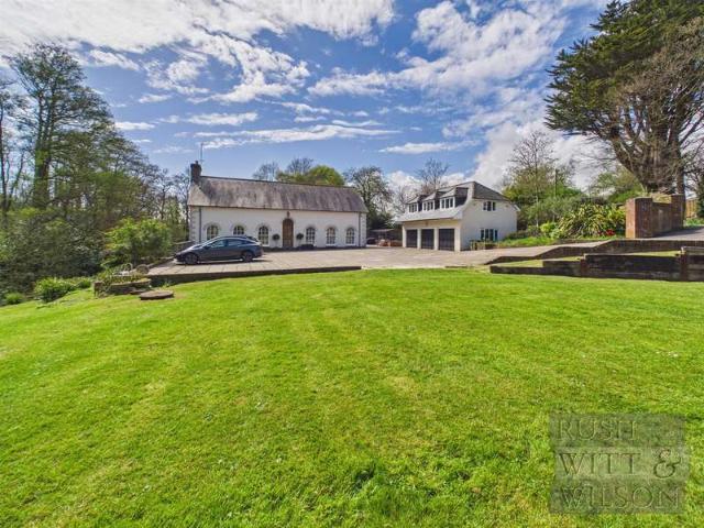 5 Bedroom Detached House