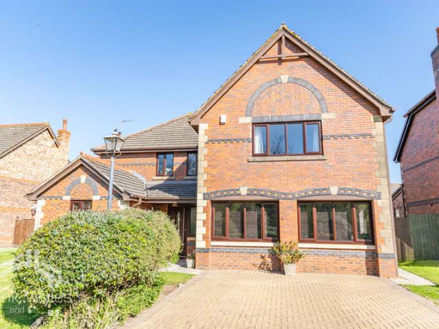 5 Bedroom Detached House