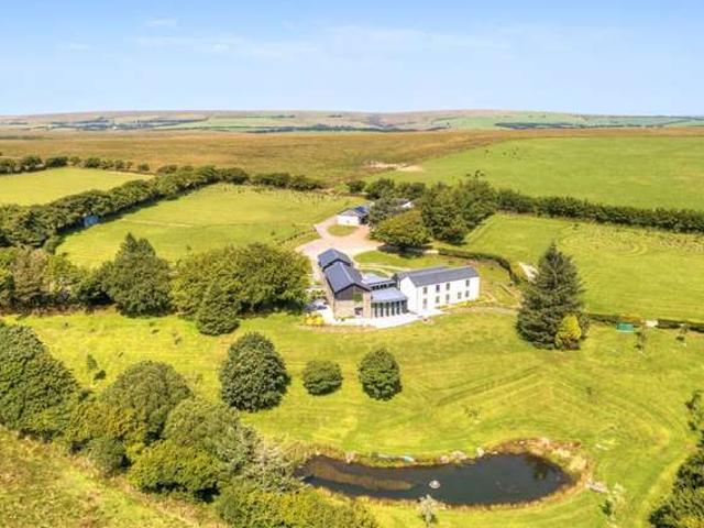5 Bedroom Detached House