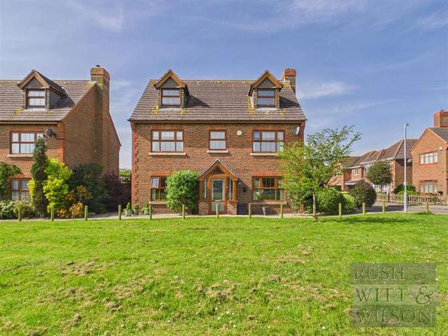 5 Bedroom Detached House