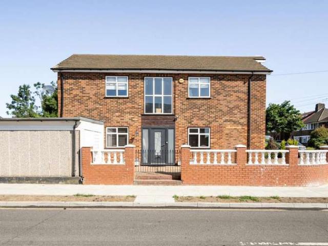 5 Bedroom Detached House